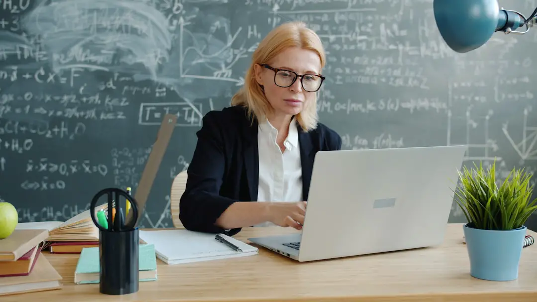 20 Logo Maker Tools Compared: Which Online Platform Is Right for Your ...
